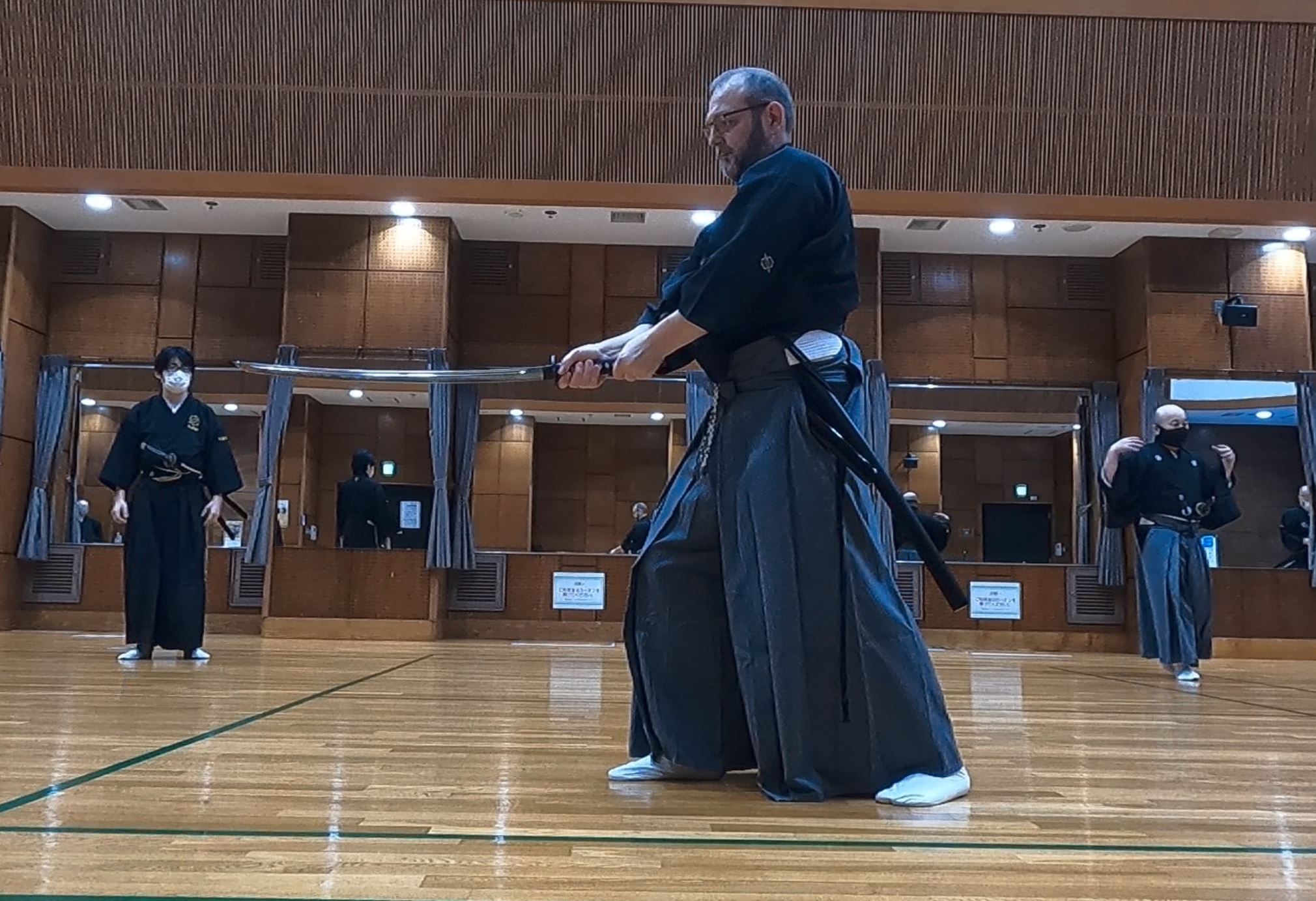 - Schwertmeister Meirin Kokushu Shihan in Japan Kakushinkai Mugai Ryu Iaido